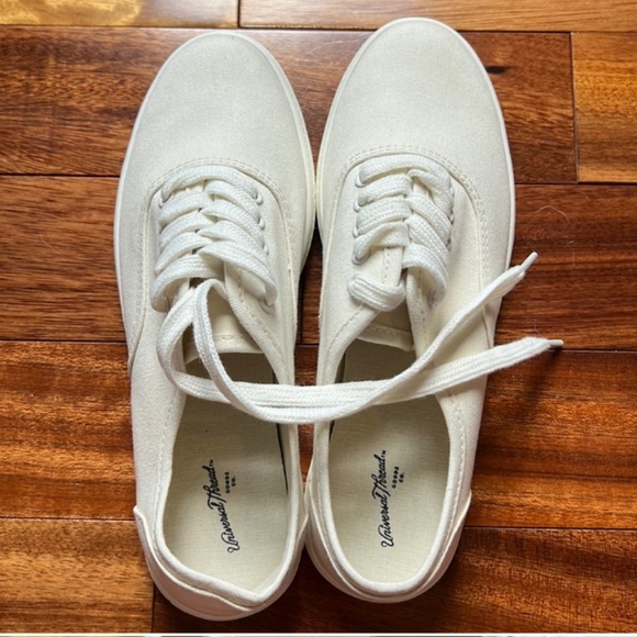 Universal Thread | Shoes | Nwt Universal Thread Lunea Tennis Shoes Off ...